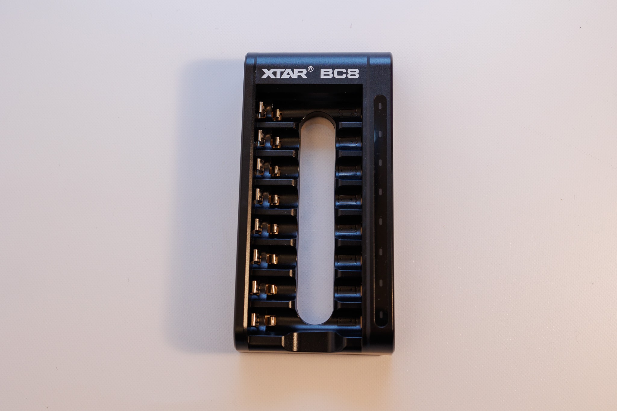 XTAR BC8 急速充電器レビュー！単3 単4 充電池 を8本同時急速充電可能なおすすめ充電池 | ゴーゴーシンゴのブログ