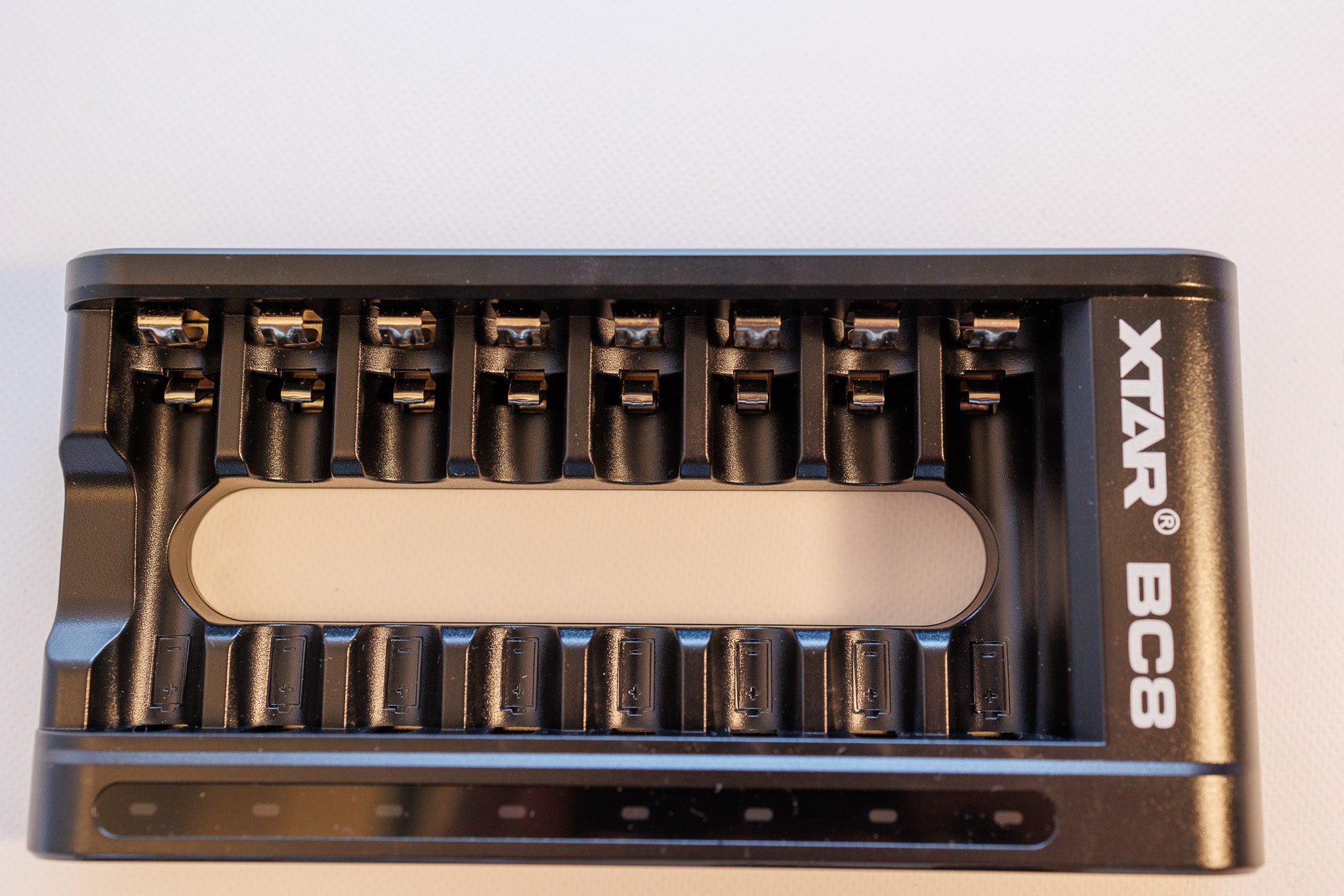 XTAR BC8 急速充電器レビュー！単3 単4 充電池 を8本同時急速充電可能なおすすめ充電池 | ゴーゴーシンゴのブログ