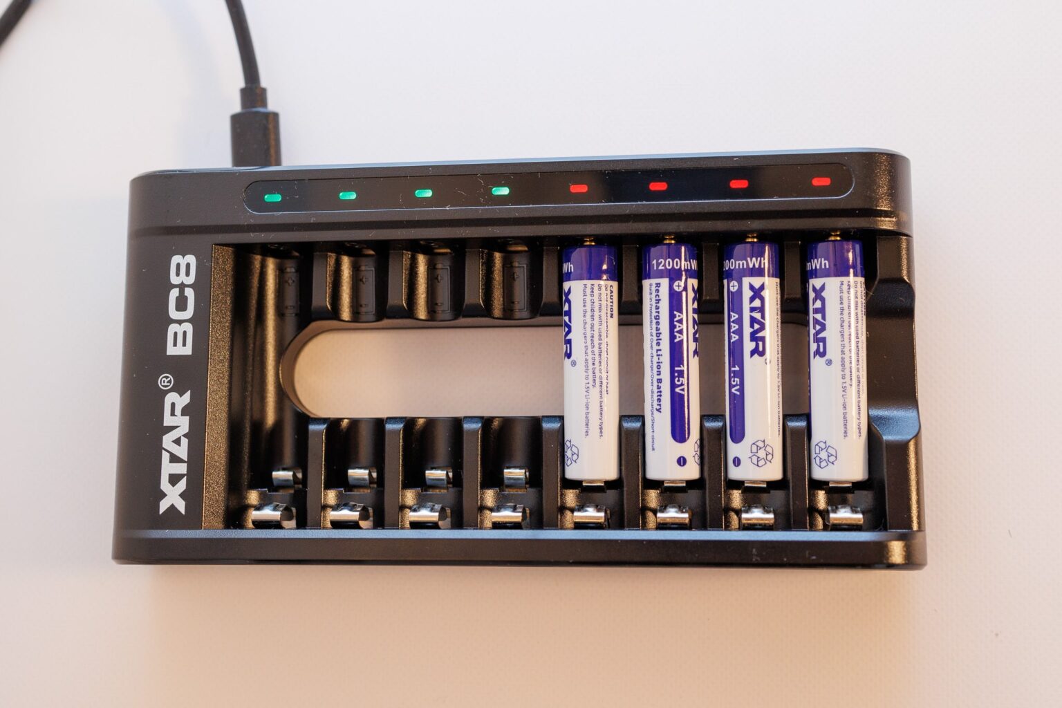 XTAR BC8 急速充電器レビュー！単3 単4 充電池 を8本同時急速充電可能なおすすめ充電池 | ゴーゴーシンゴのブログ