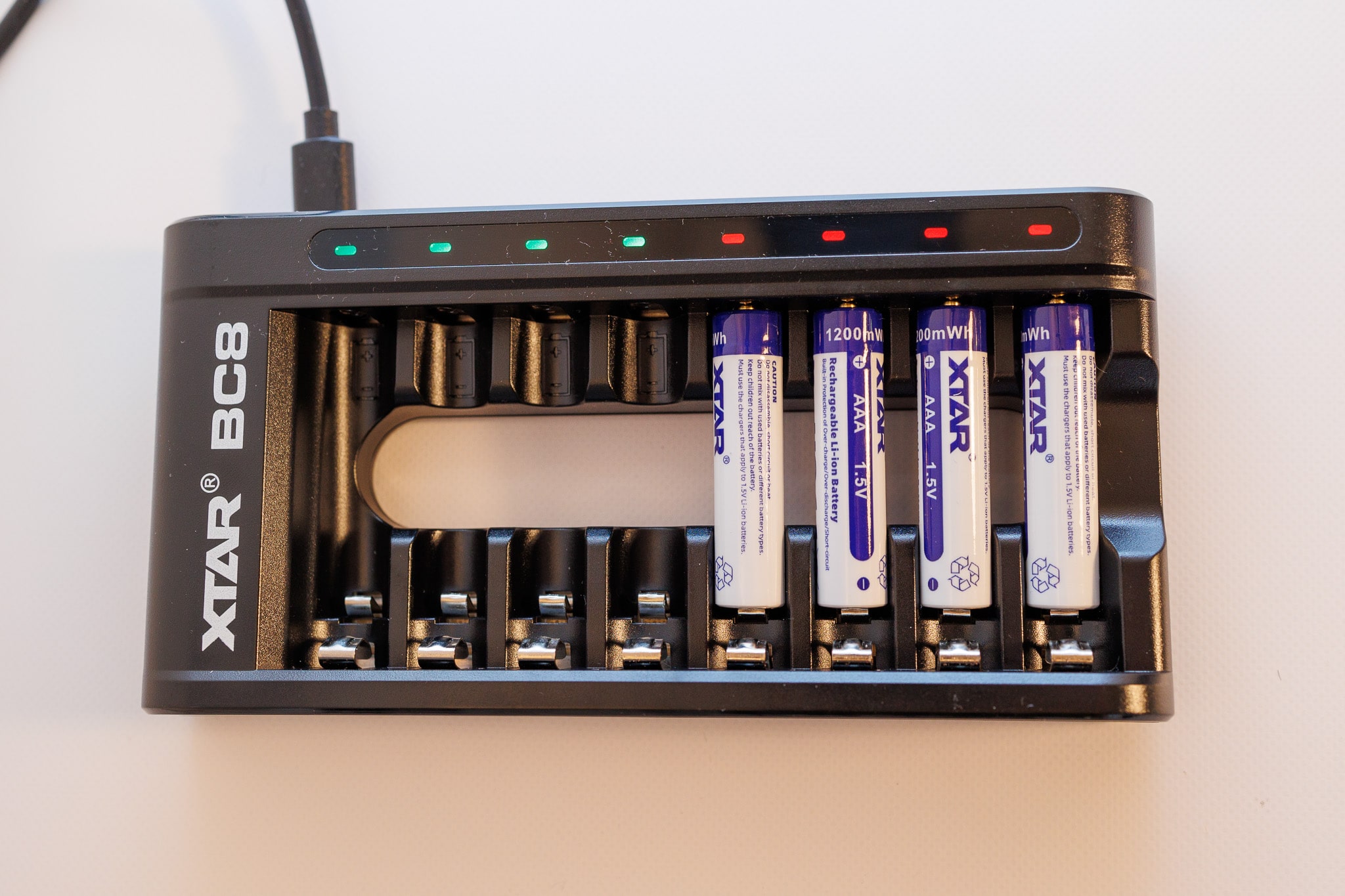 XTAR BC8 急速充電器レビュー！単3 単4 充電池 を8本同時急速充電可能なおすすめ充電池 | ゴーゴーシンゴのブログ