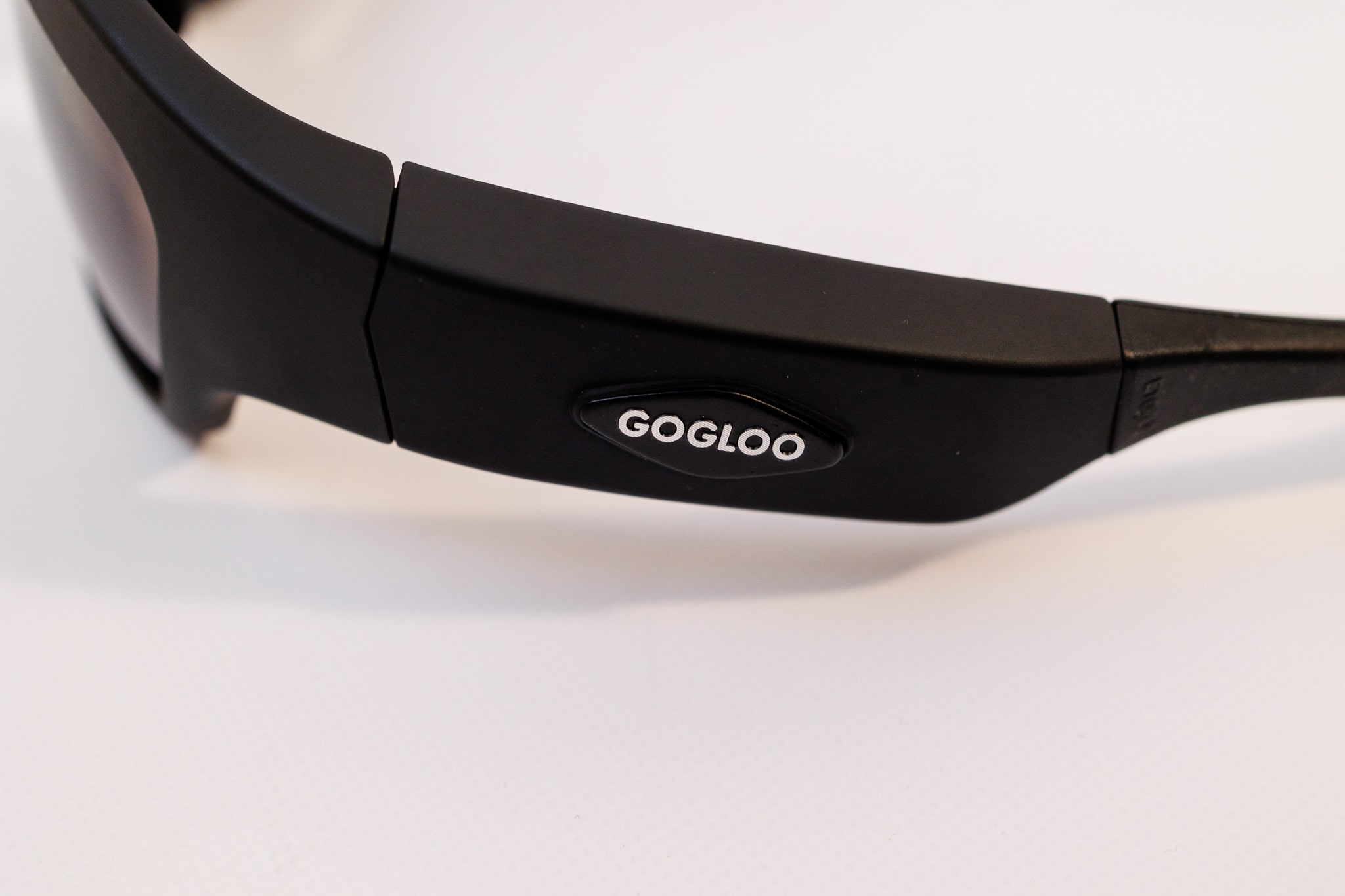 GOGLOO E10 Liveレビュー！サングラス一体型のウェアラブルカメラ（女性モデル装着例あり） | ゴーゴーシンゴのブログ