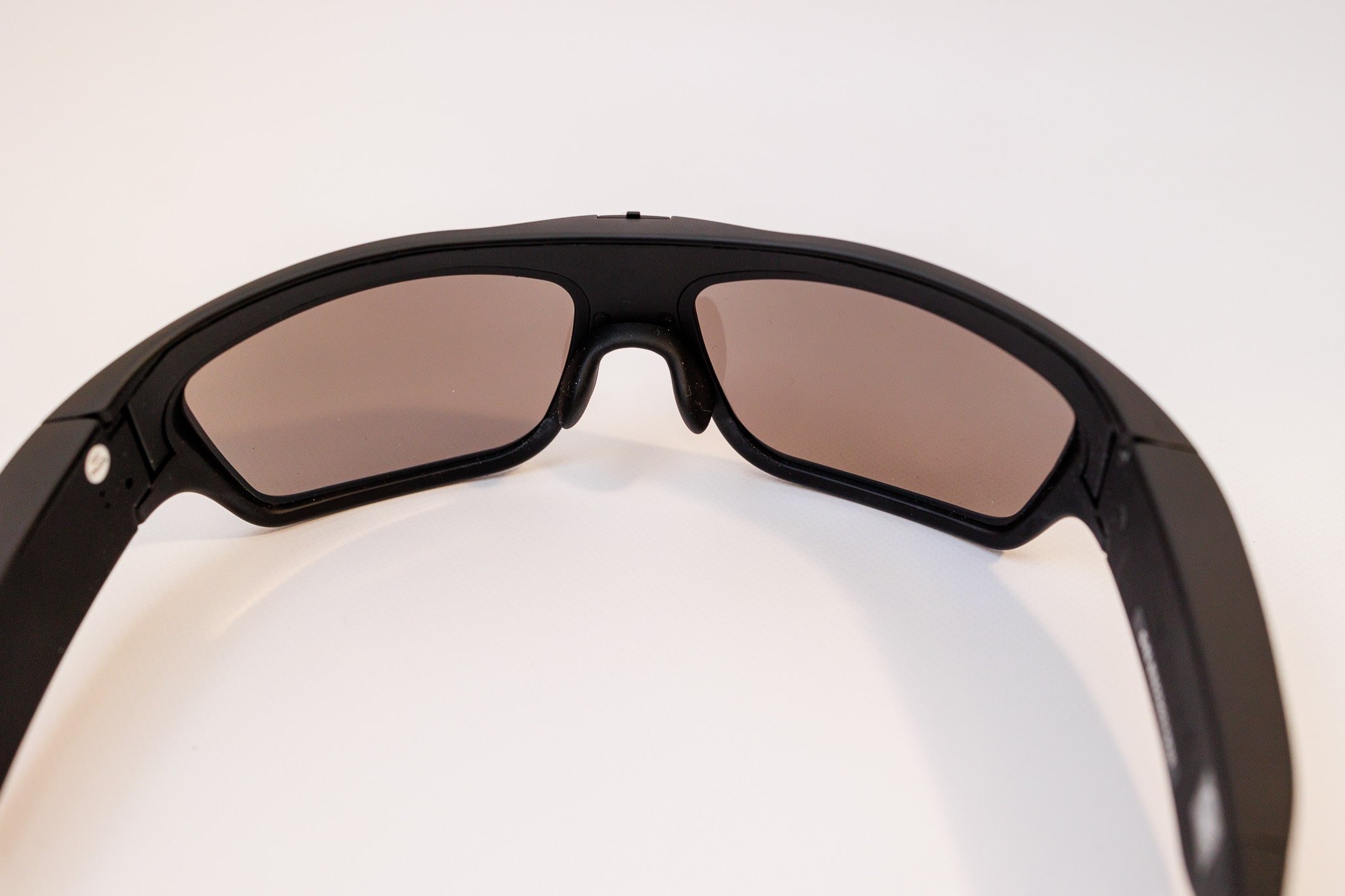 GOGLOO E10 Liveレビュー！サングラス一体型のウェアラブルカメラ（女性モデル装着例あり） | ゴーゴーシンゴのブログ